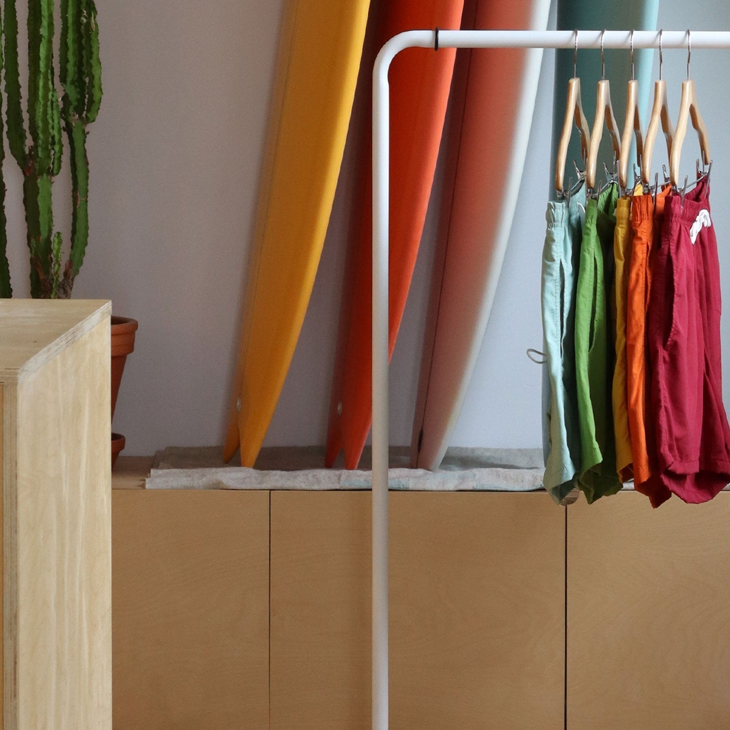 California Clothes Racks – KROFT